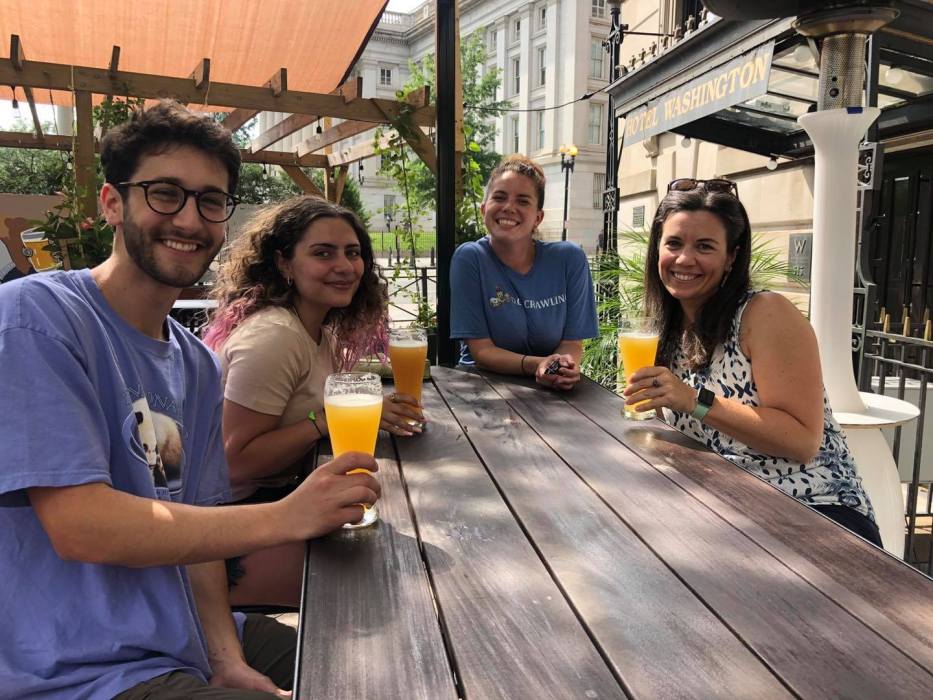 D.C. Crawling | Washington DC Bar Crawls