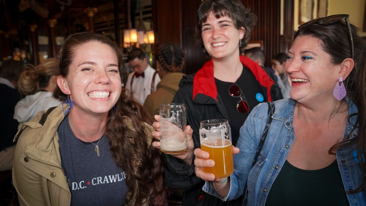 D.C. Crawling | Washington DC Bar Crawls