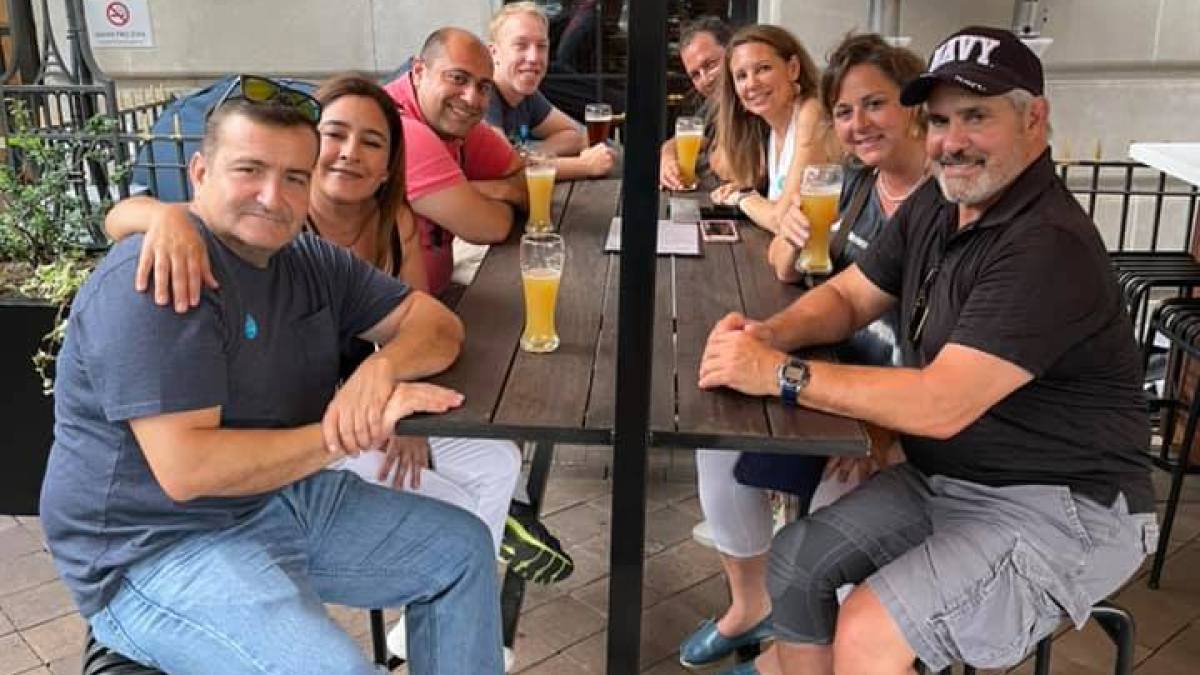 D.C. Crawling | Washington DC Bar Crawls